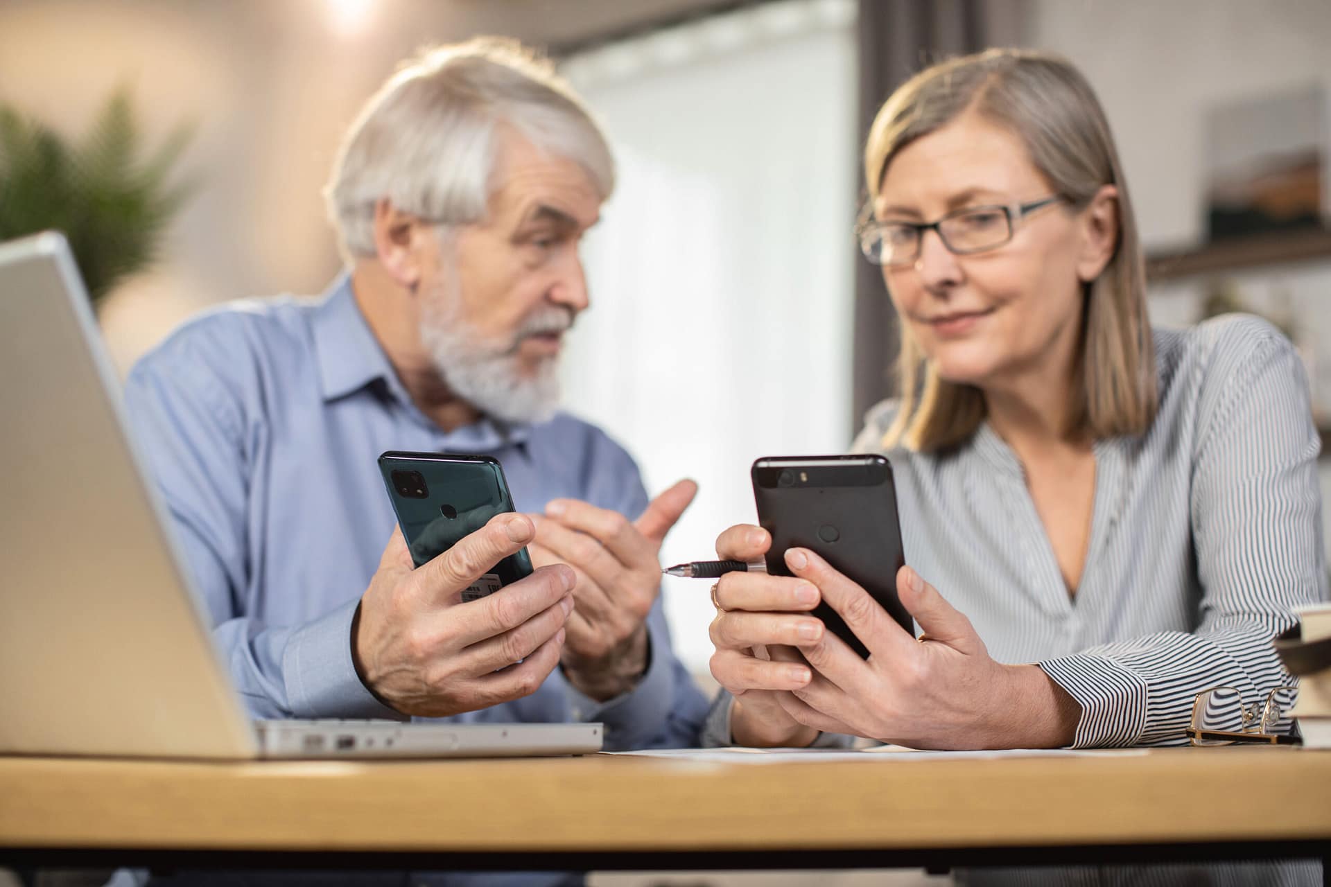 Baby Boomers are becoming obsessed with their smartphones! - Inter ...